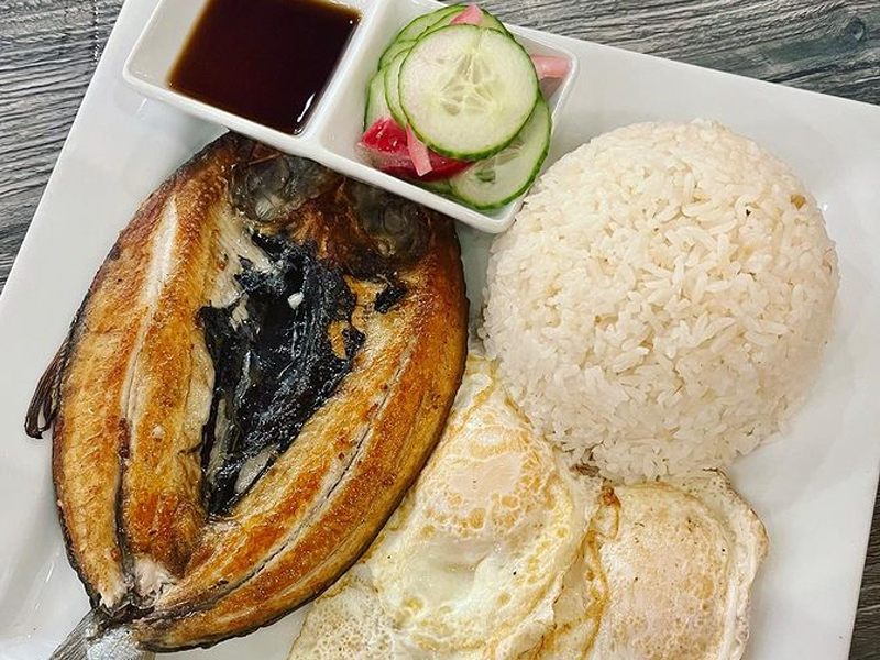 Hermie's - Filipino Canadian Restaurant