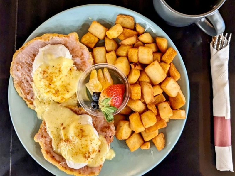 Hermie's - Filipino Canadian Restaurant