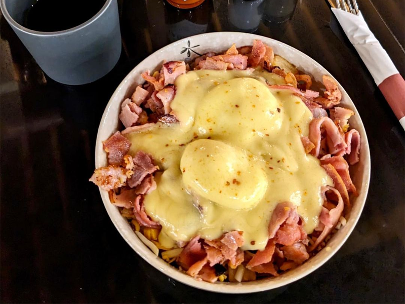 Hermie's - Filipino Canadian Restaurant