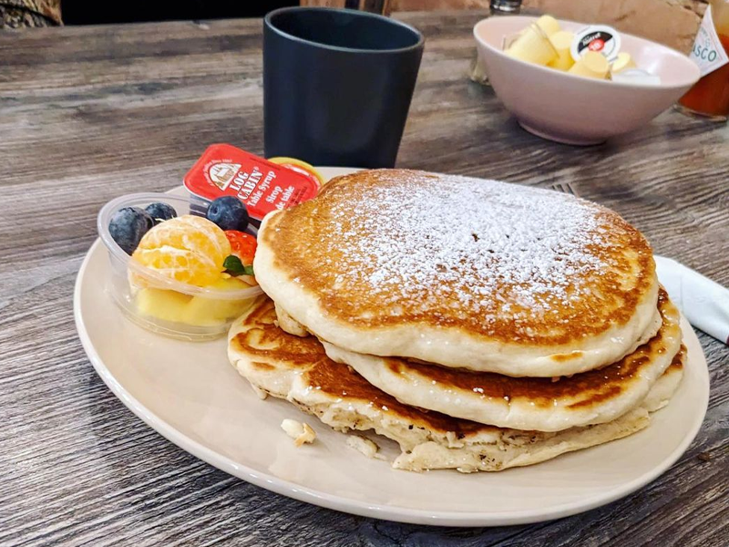 Hermie's - Filipino Canadian Restaurant