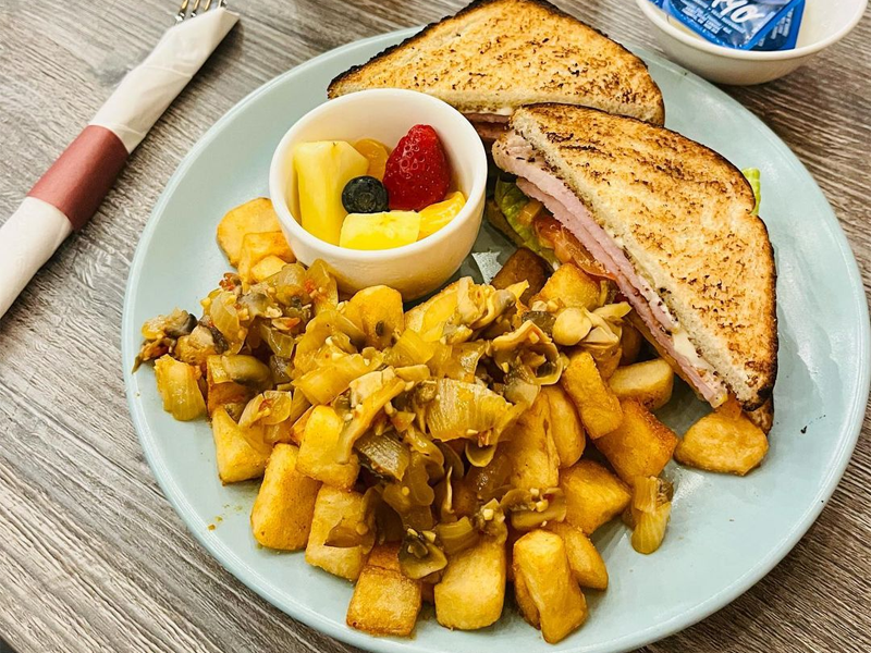 Hermie's - Filipino Canadian Restaurant