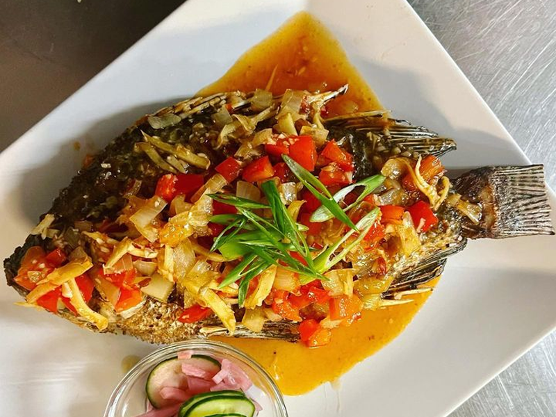 Hermie's - Filipino Canadian Restaurant